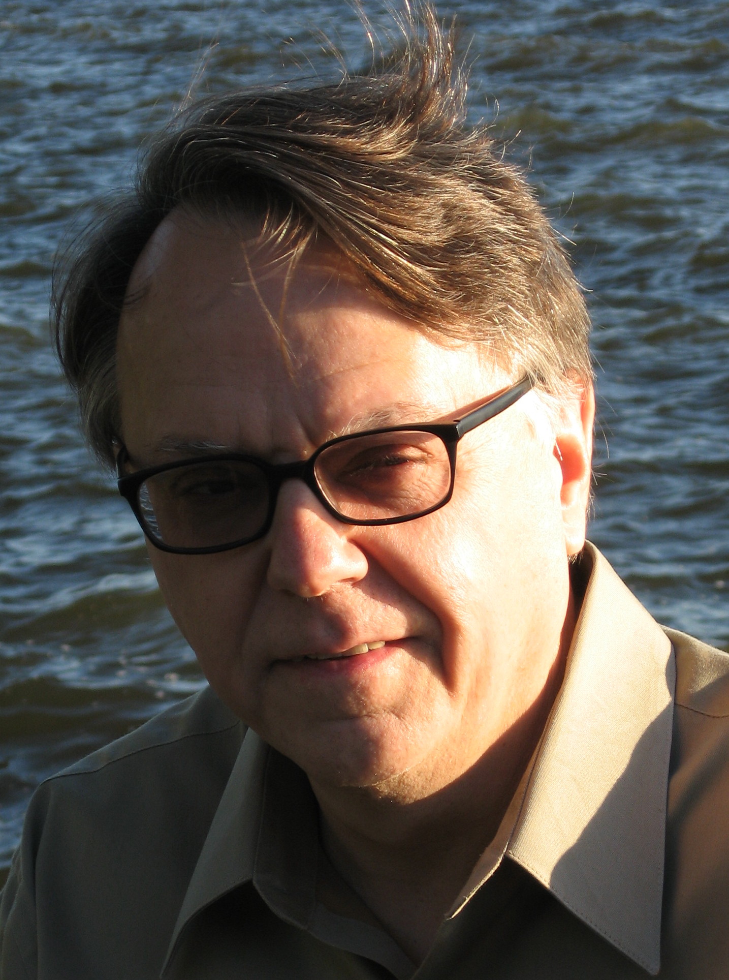 Richard Velkley - Glose